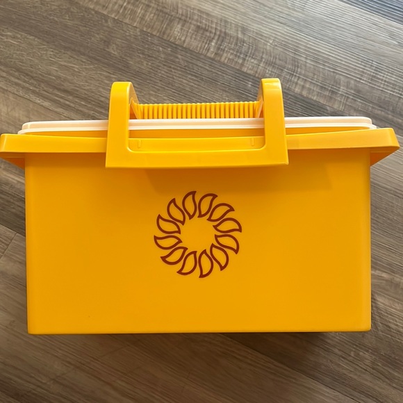 Tupperware | Kitchen | Vintage Tupperware Picnic Container | Poshmark